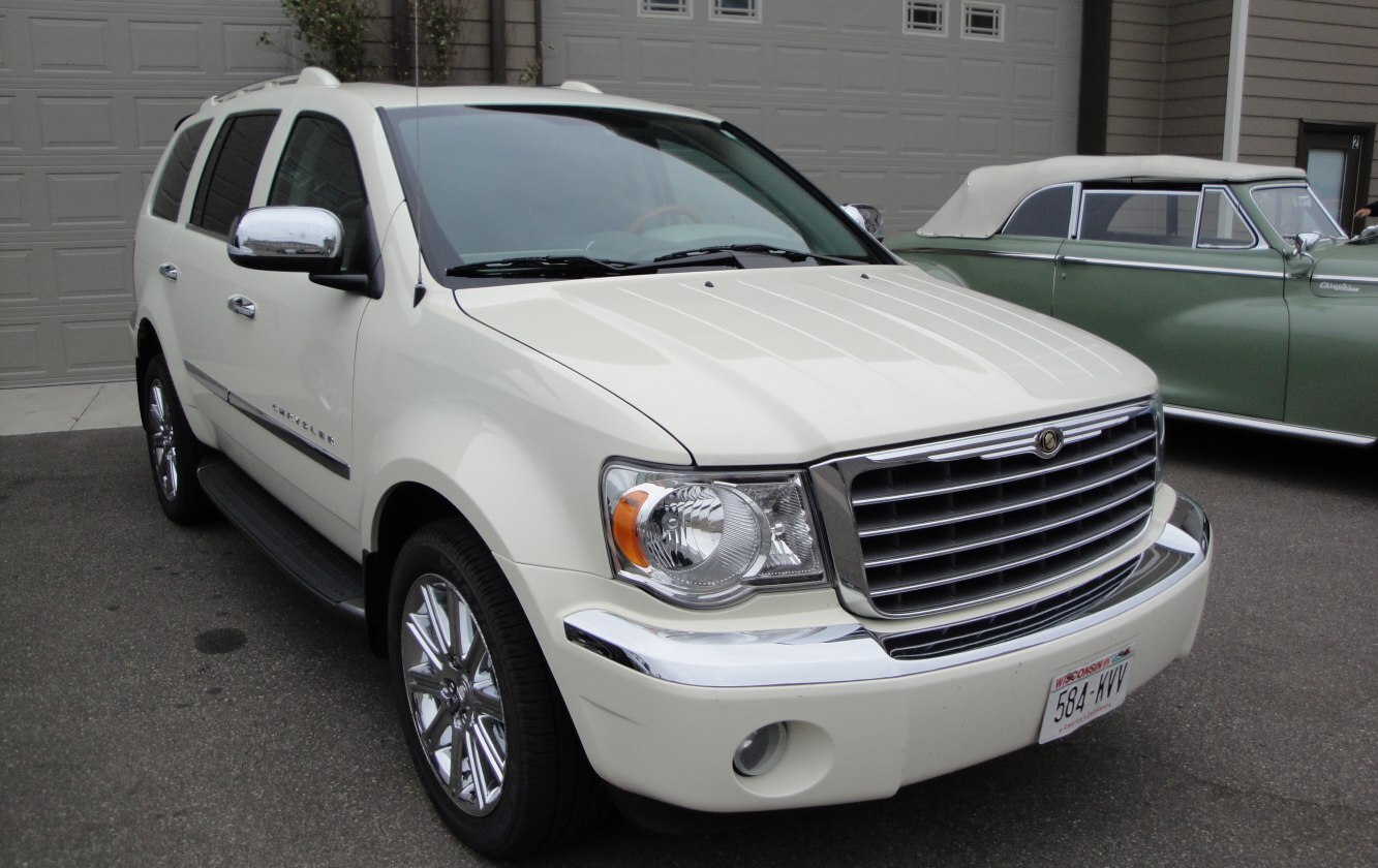 Chrysler Aspen 2006 SUV 335 Hp Features And Specs