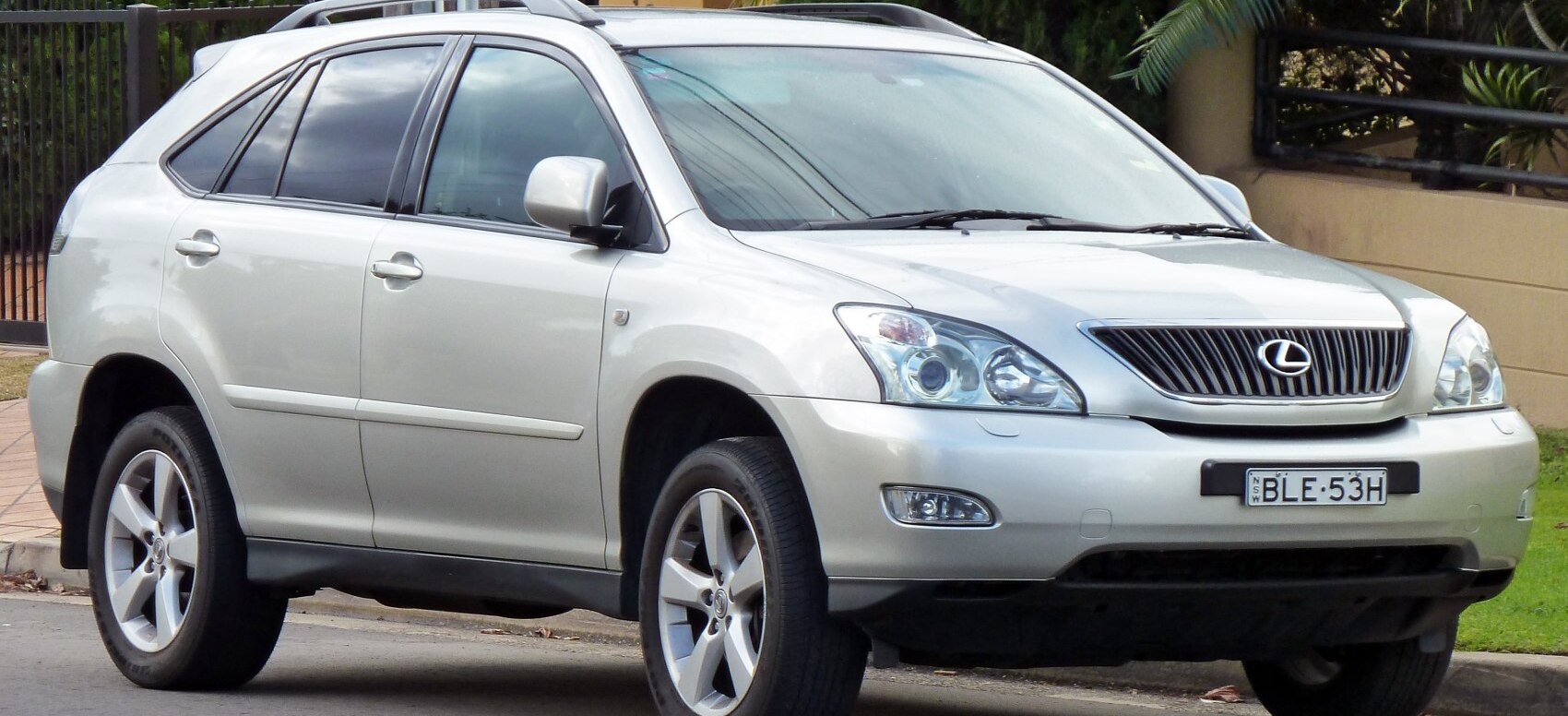 Lexus RX 2003 SUV 230 Hp Features And Specs