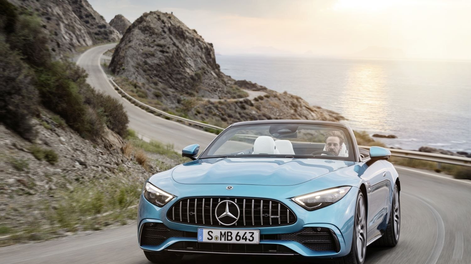 Mercedes-Benz SL 2022 Roadster 381 Hp Features And Specs