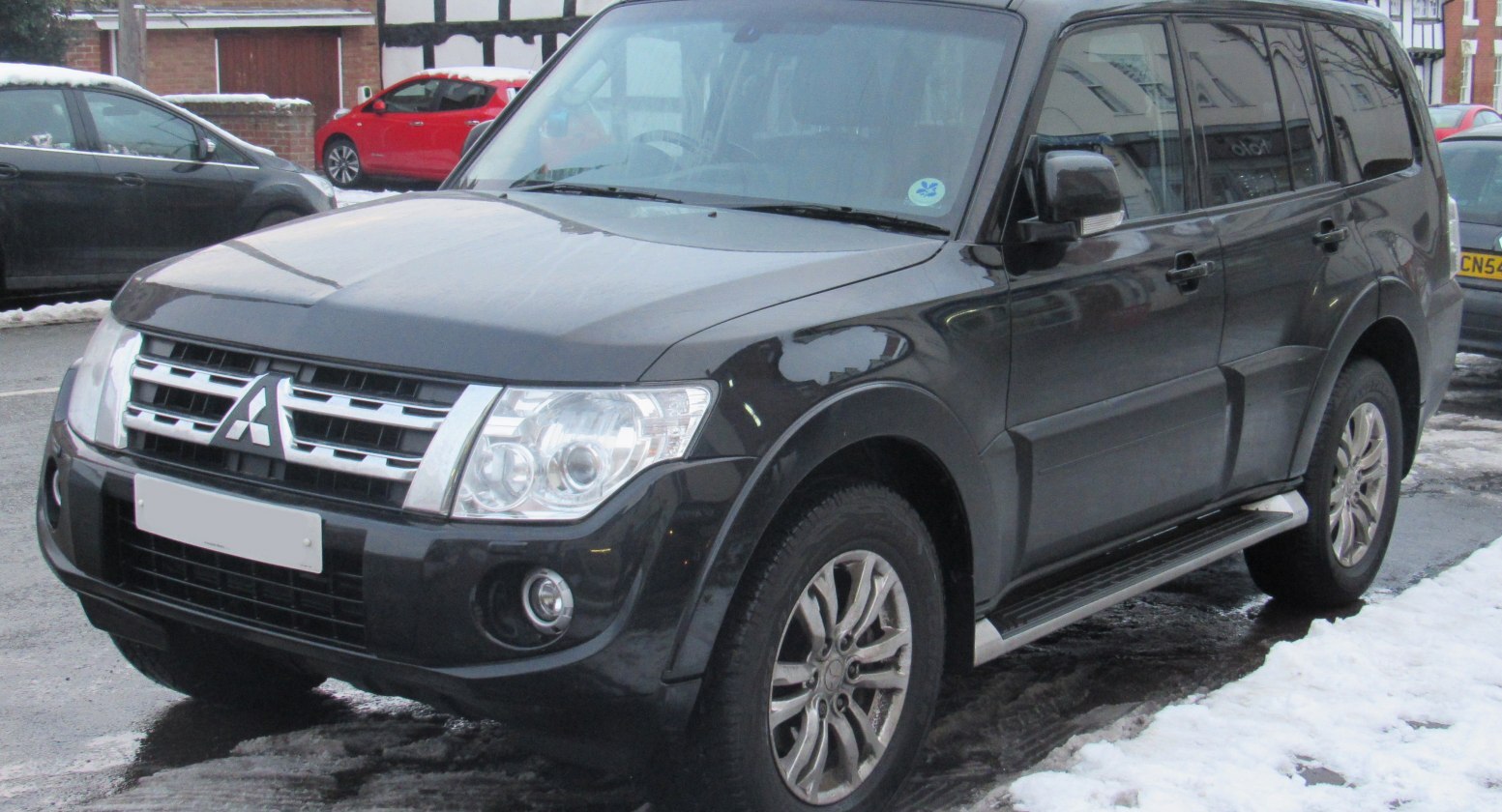 Mitsubishi Shogun 2011 SUV 197 Hp Features And Specs