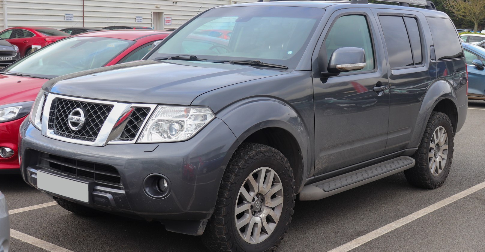 Nissan Pathfinder 2010 SUV 190 Hp Features And Specs