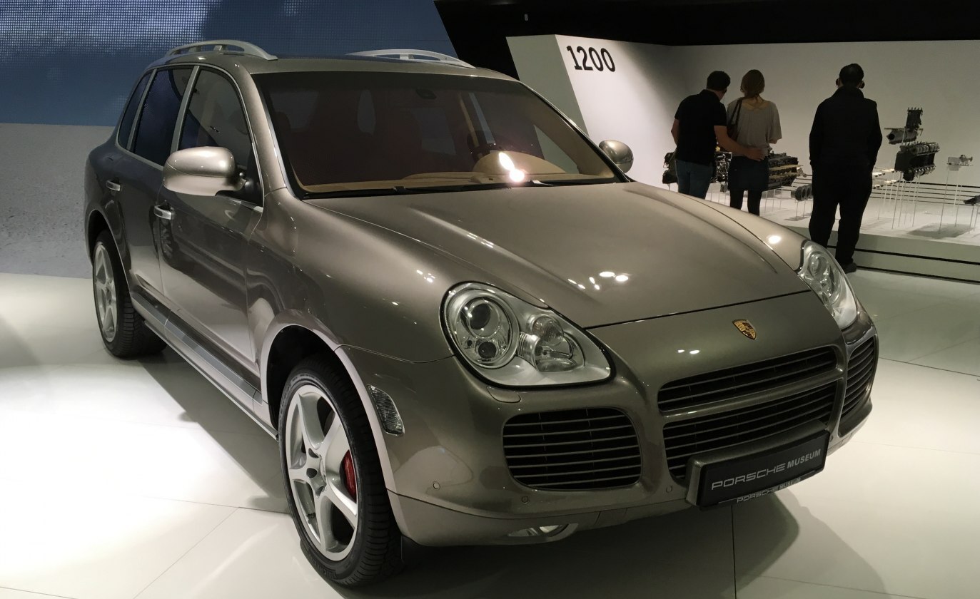 Porsche Cayenne 2002 SUV 340 Hp Features And Specs