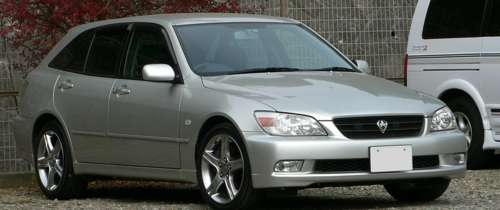 Toyota Altezza 2001 Station Wagon (estate) 220 Hp Features And Specs
