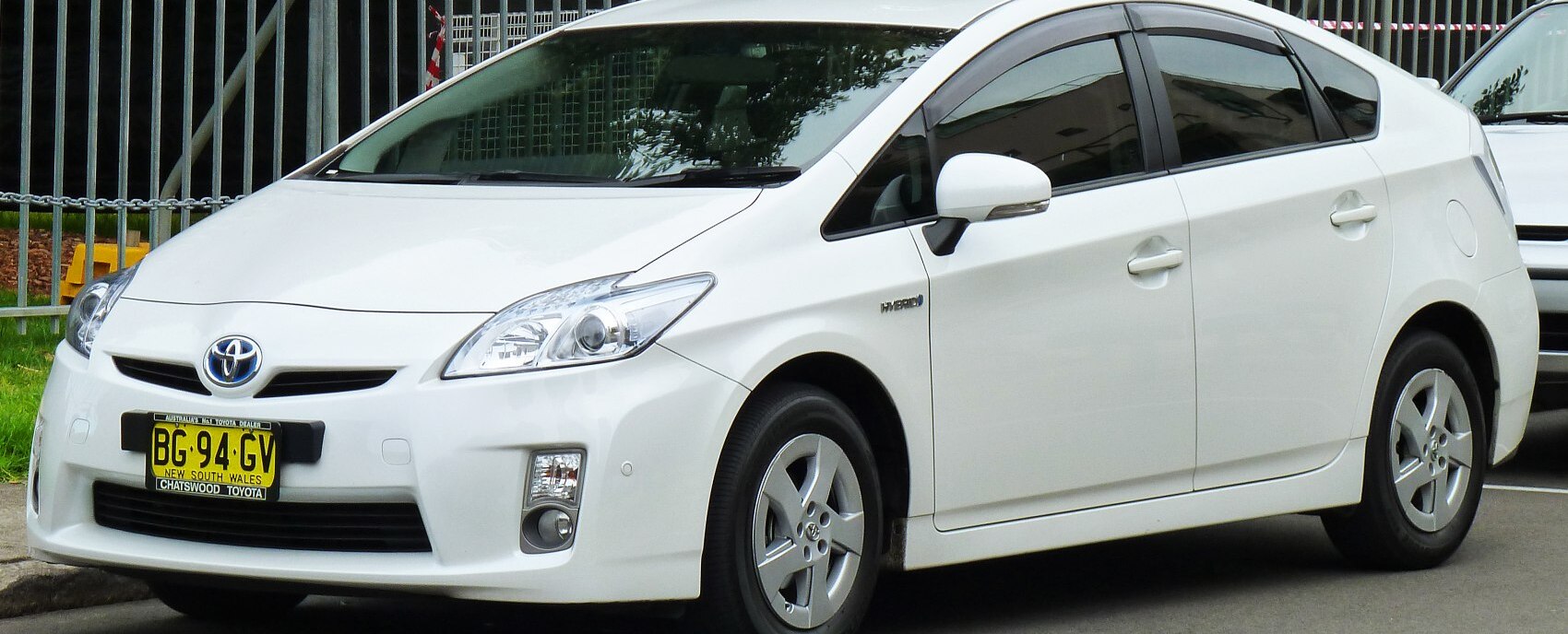 Toyota Prius 2009 Liftback 136 Hp Features And Specs