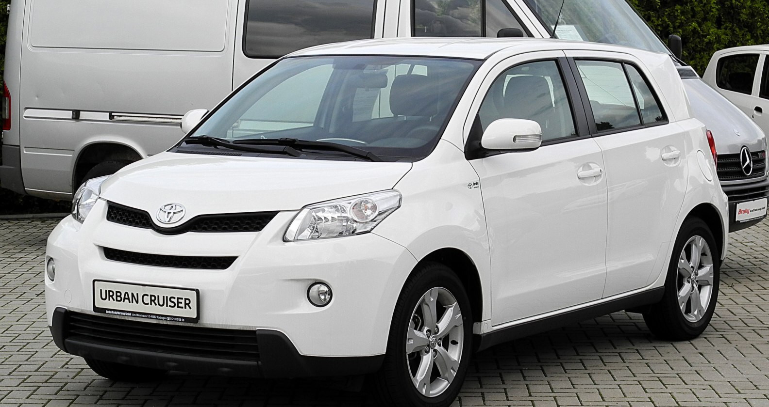 Toyota Urban Cruiser 2008 Hatchback 90 Hp Features And Specs