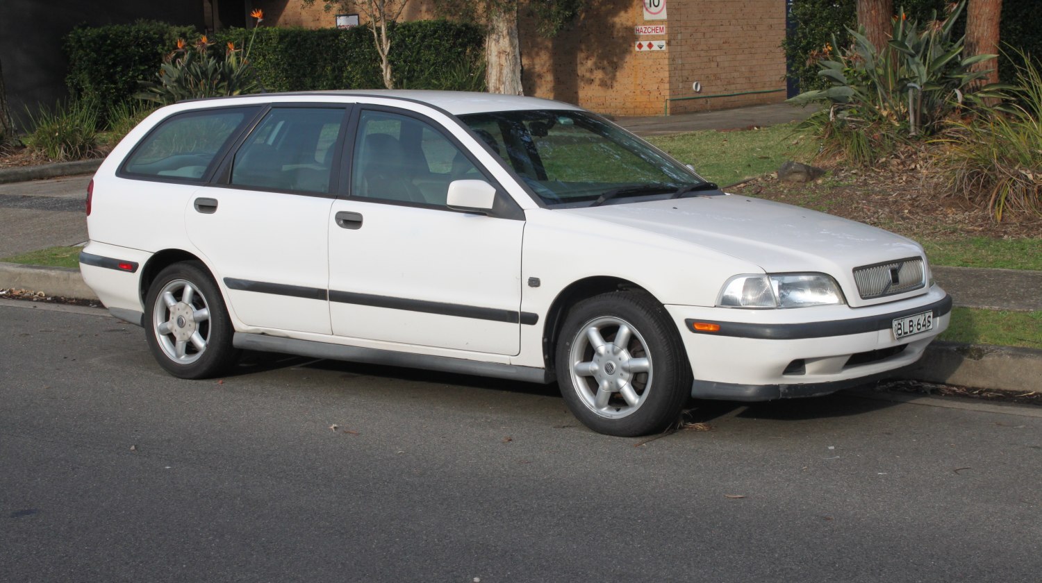 Volvo V40 2000 Station Wagon (estate) 122 Hp Features And Specs [2024]