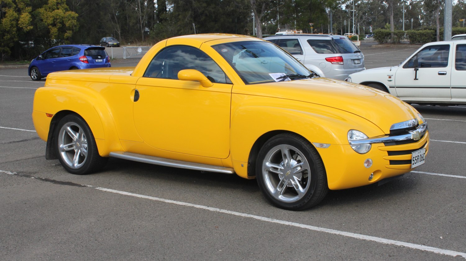 Chevrolet SSR 2004 Pick-up 390 Hp Features And Specs