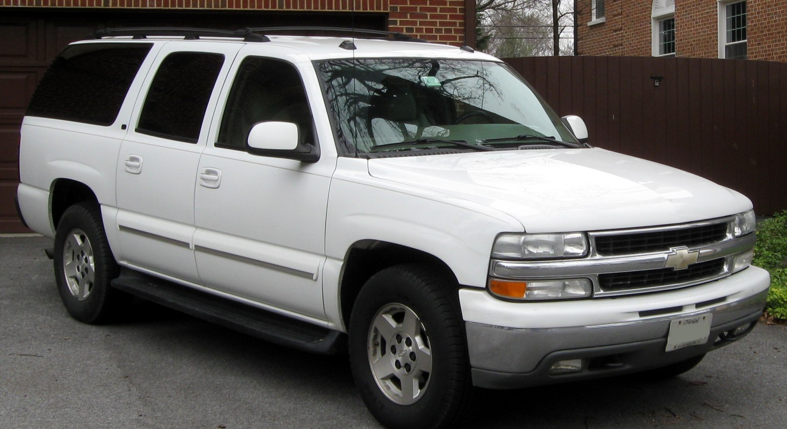 Chevrolet Suburban 2004 SUV 300 Hp Features And Specs [2024]