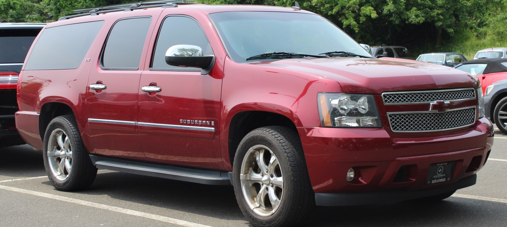 Chevrolet Suburban 2008 SUV 352 Hp Features And Specs [2024]