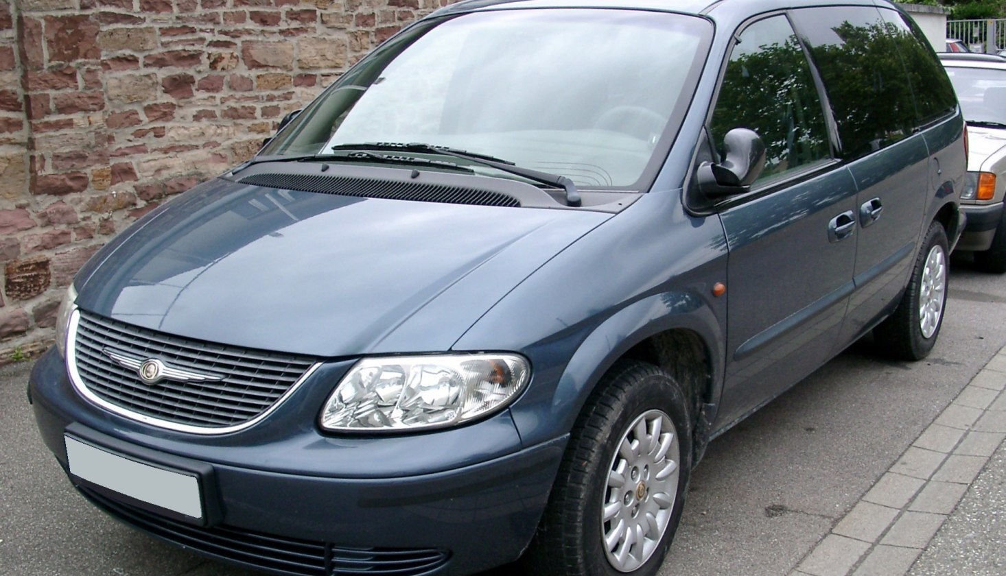 Chrysler Voyager 2001 Minivan 218 Hp Features And Specs