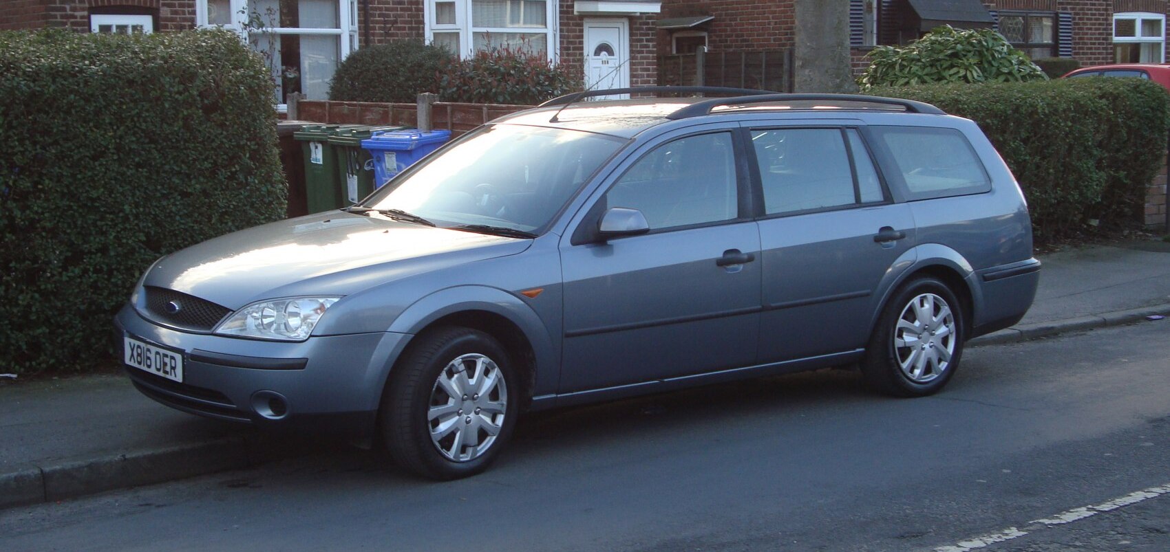 Ford Mondeo 2002 Station Wagon (estate) 226 Hp Features And Specs