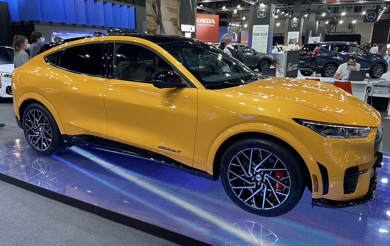 Ford Mustang Mach-E 2020 SUV, Crossover 487 Hp Features And Specs