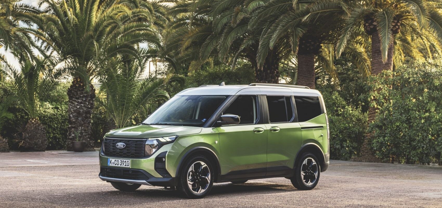 Ford Tourneo Courier 2023 MPV 125 Hp Features And Specs [2024]