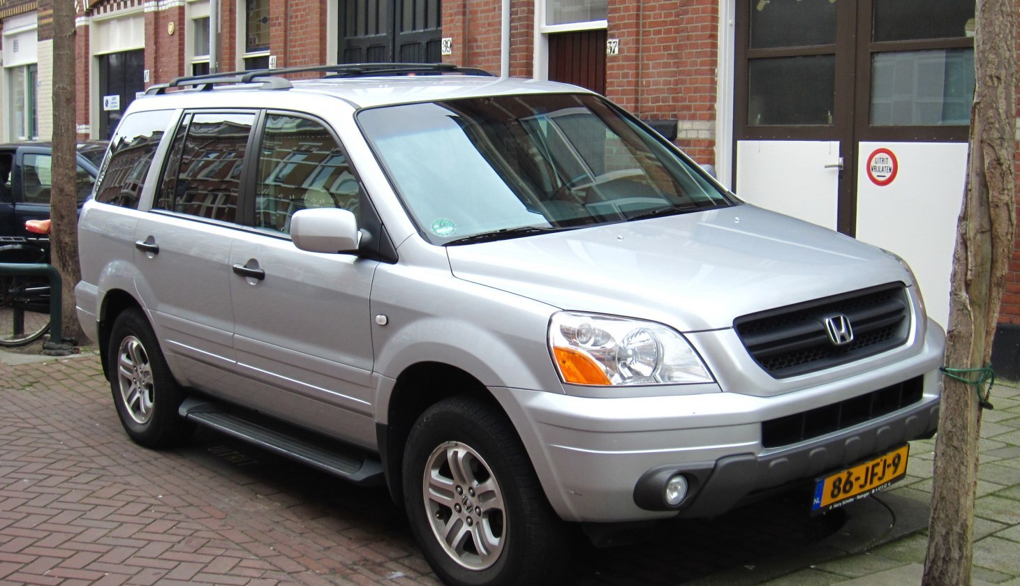 Honda Pilot 2004 SUV, Crossover 258 Hp Features And Specs