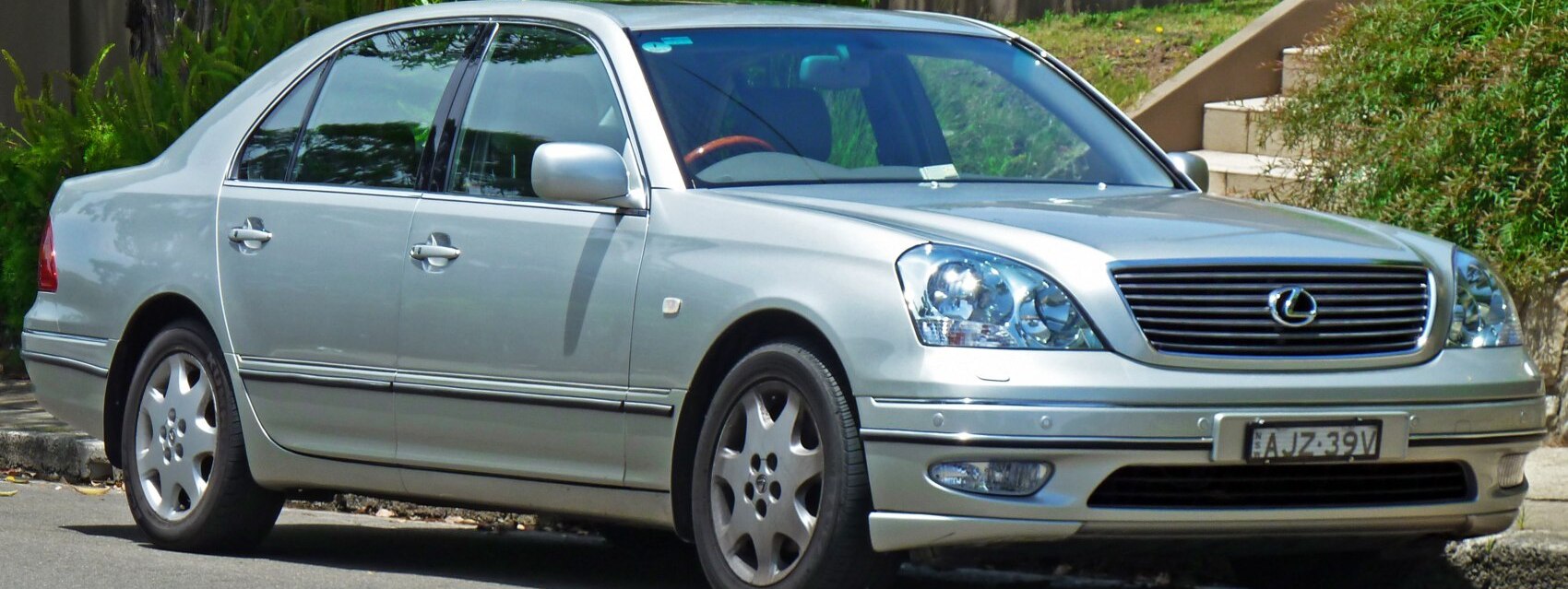 Lexus LS 2000 Sedan 290 Hp Features And Specs