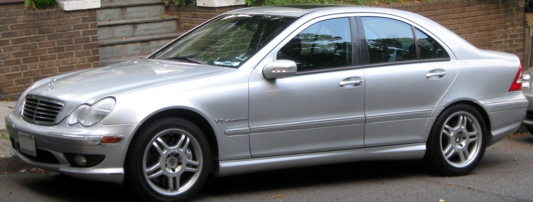 Mercedes-Benz C-class 2001 Sedan 354 Hp Features And Specs