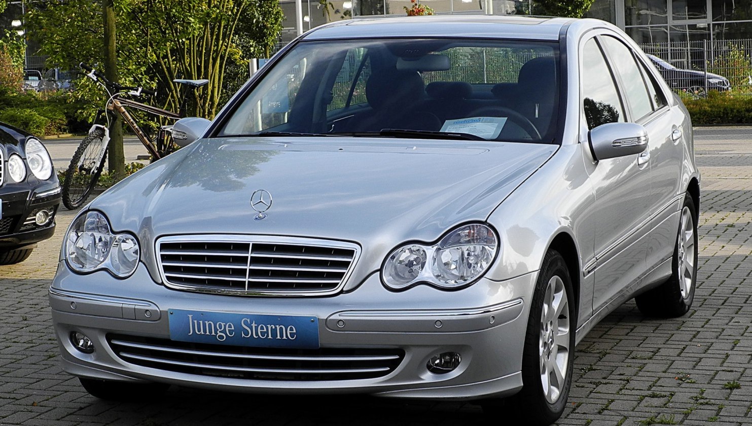 Mercedes-Benz C-class 2005 Sedan 272 Hp Features And Specs