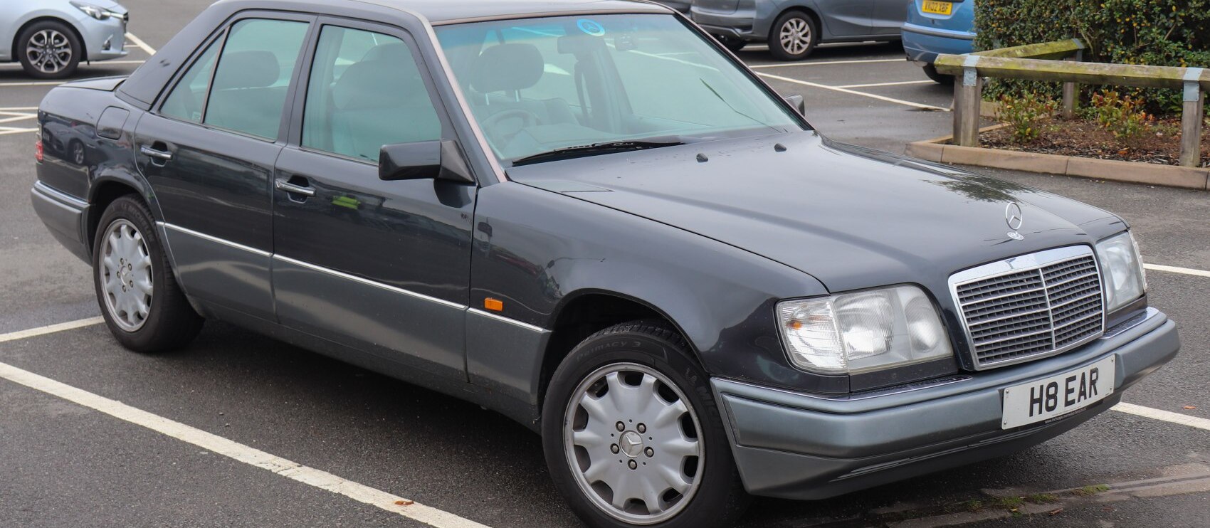 Mercedes-Benz E-class 1992 Sedan 136 Hp Features And Specs