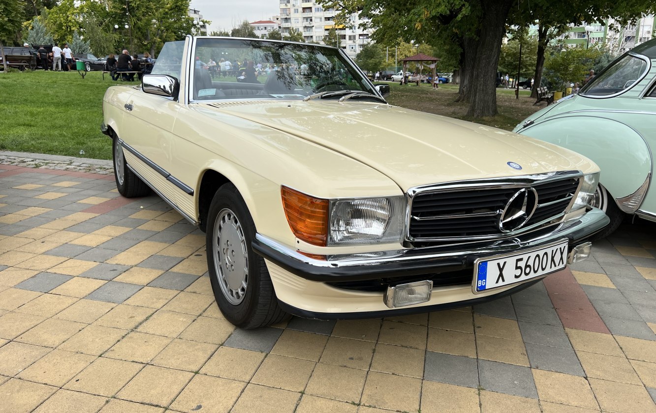 Mercedes-Benz SL 1985 Roadster 245 Hp Features And Specs [2024]