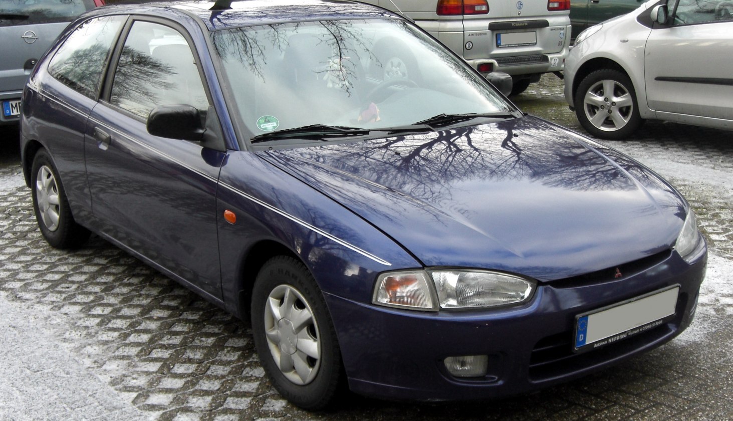 Mitsubishi Colt 2000 Hatchback 82 Hp Features And Specs