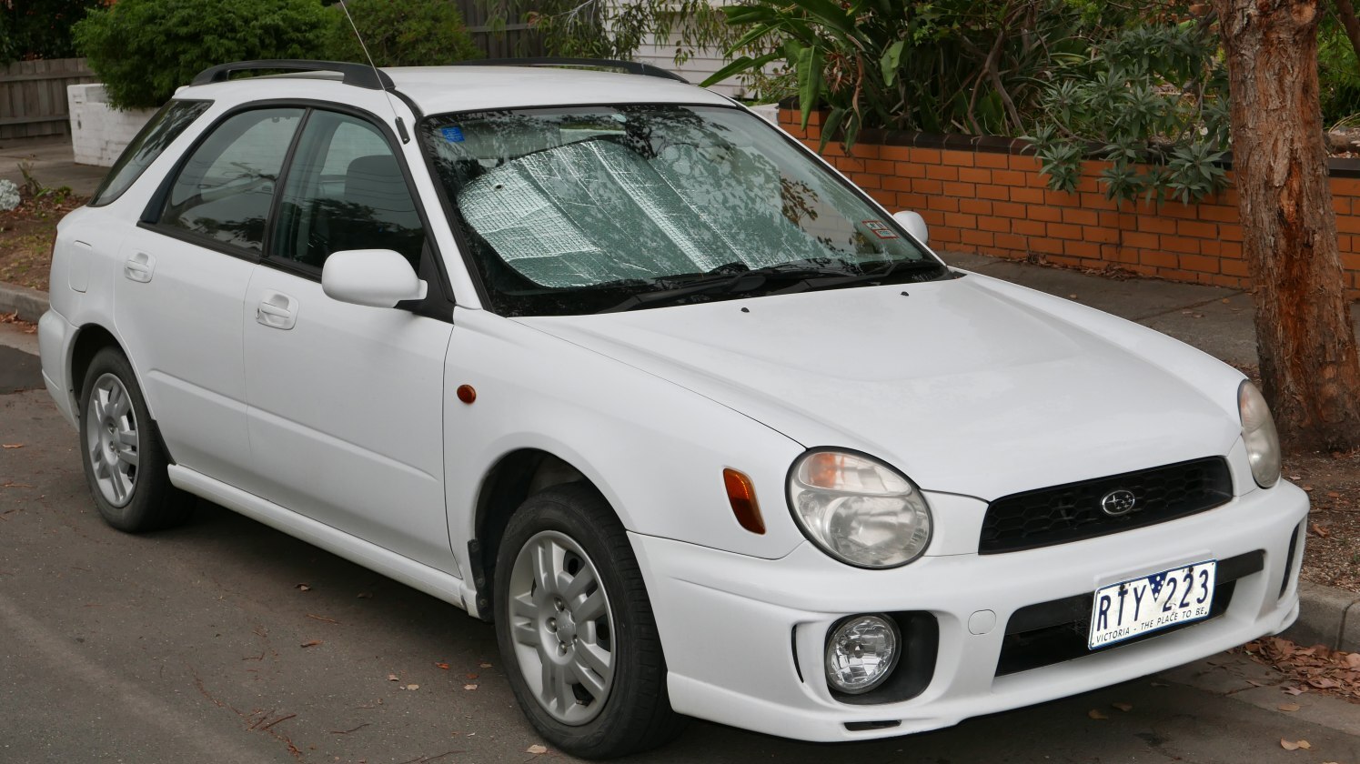 Subaru Impreza 2000 Station Wagon (estate) 95 Hp Features And Specs