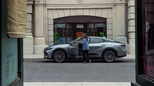 Toyota Crown 2022 Crossover 349 Hp Features And Specs