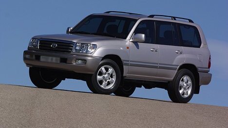 Toyota Land Cruiser 2002 SUV 238 Hp Features And Specs