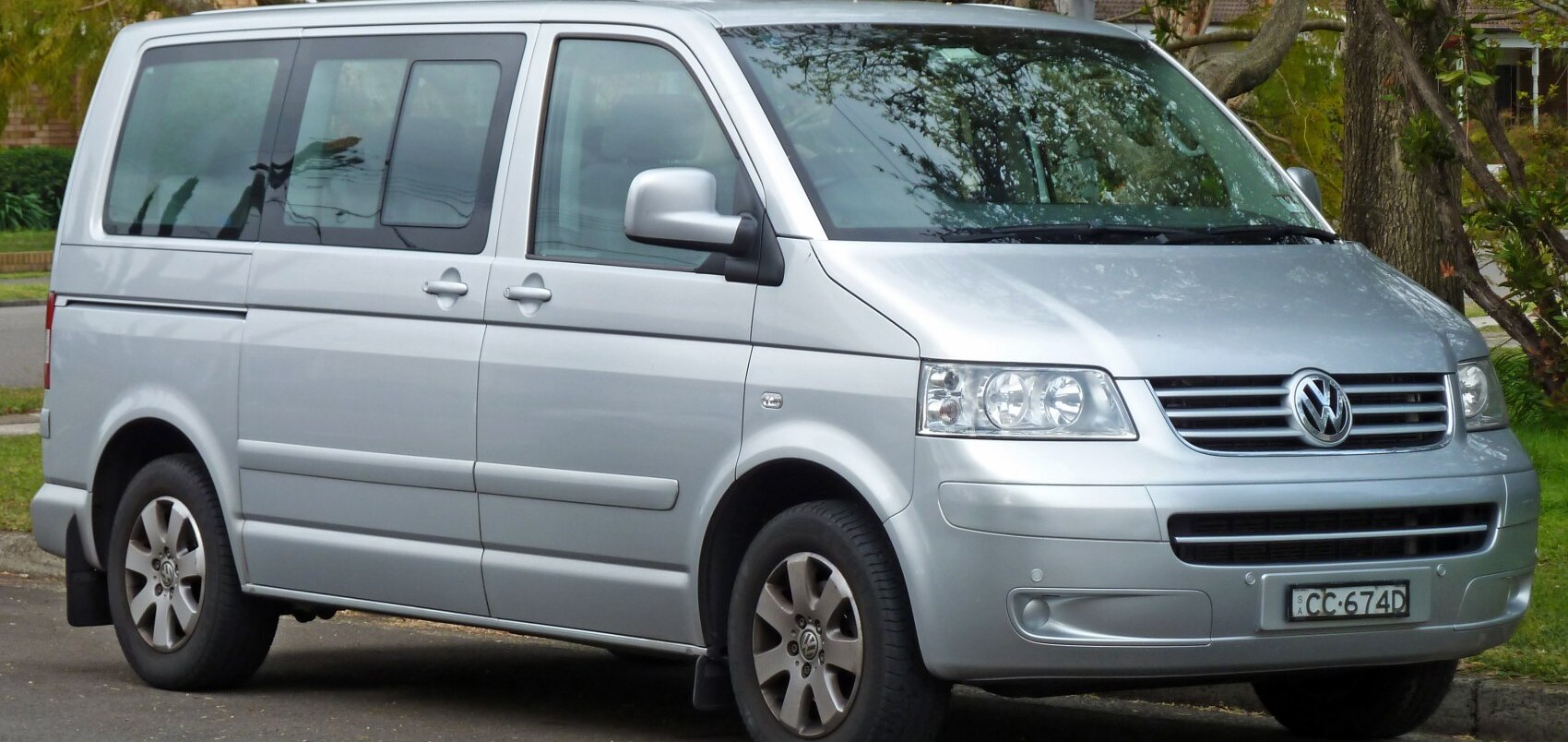 Volkswagen Multivan 2003 Minivan 130 Hp Features And Specs