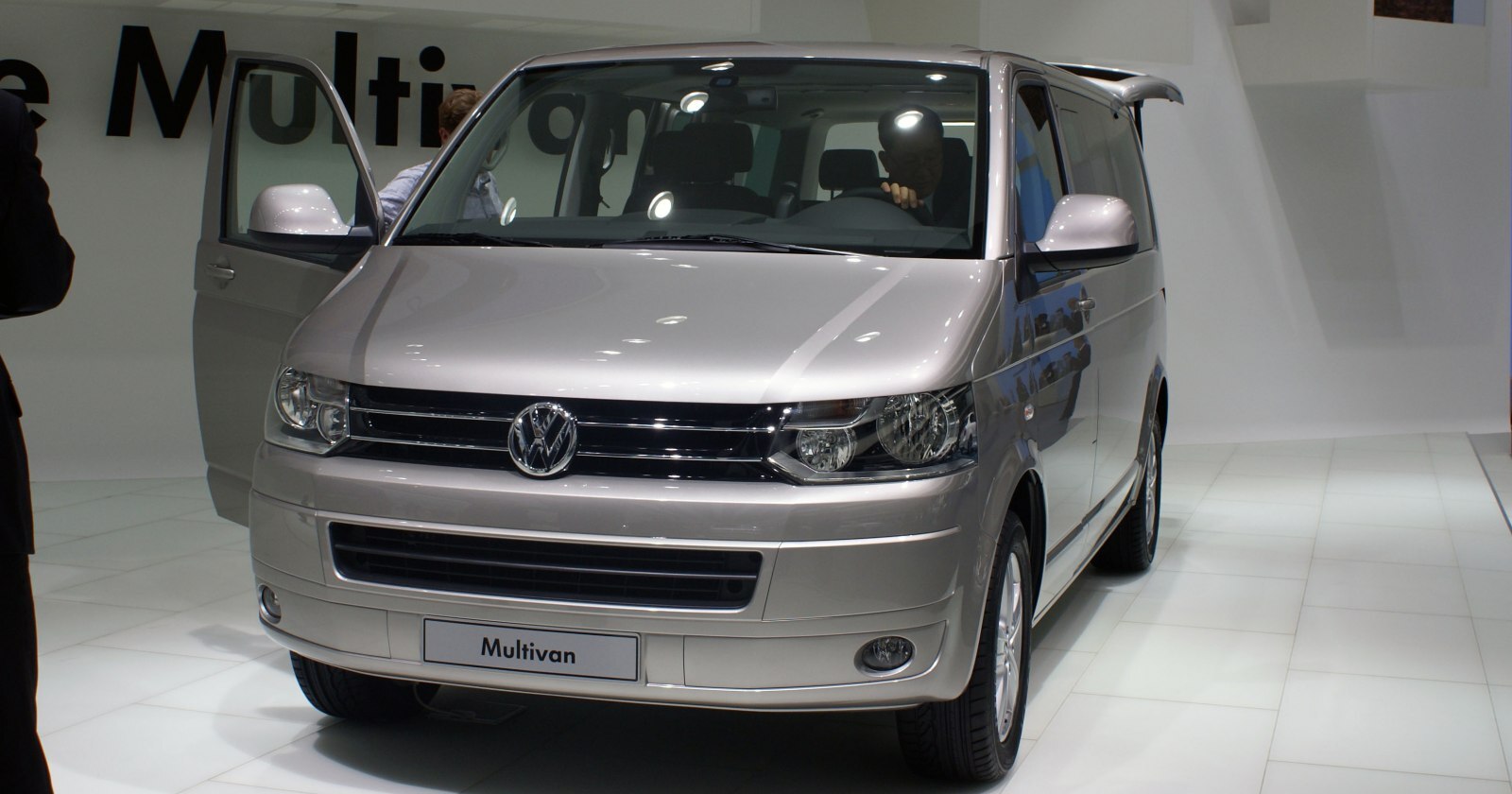 Volkswagen Multivan 2009 Minivan 84 Hp Features And Specs [2024]